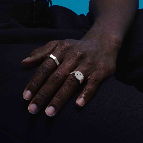 Signet Ring With Stone – OBJKTS Jewelry